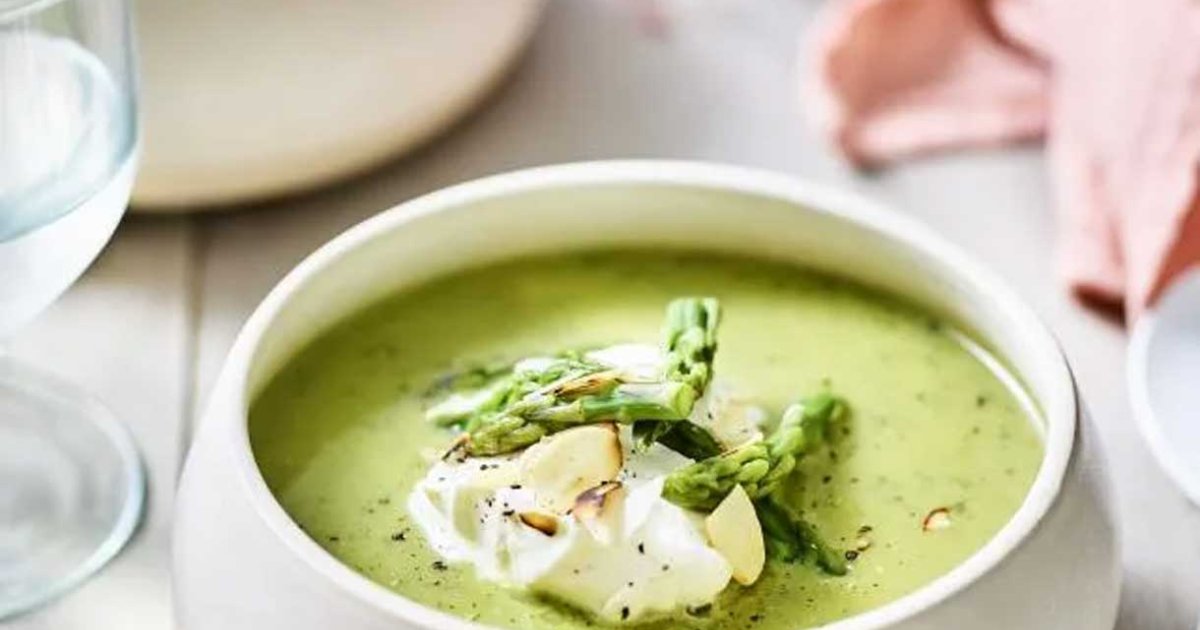 Soep van groene asperges met basilicum | PlusOnline