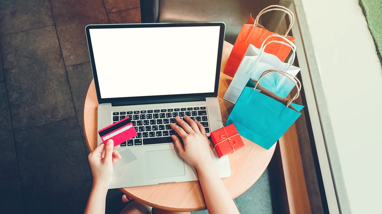 Nederlanders staan hoog op ranglijst online winkelen | PlusOnline