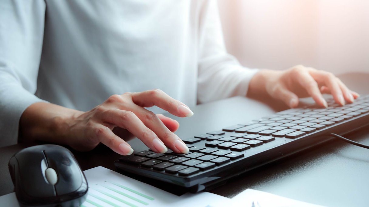 Een ergonomisch toetsenbord: waar moet ik op letten? | PlusOnline