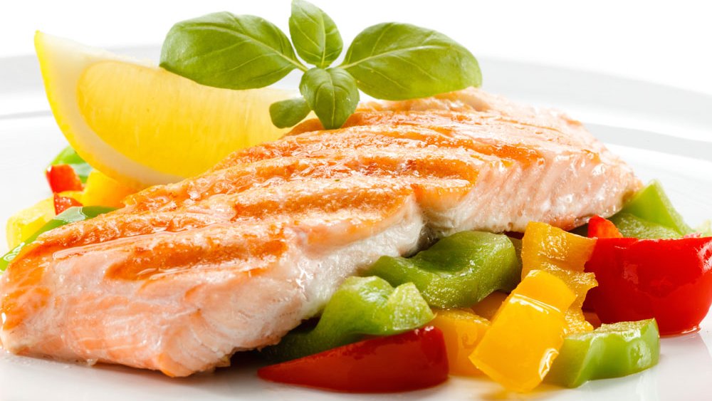 Groente met gestoofde zalmfilet | PlusOnline